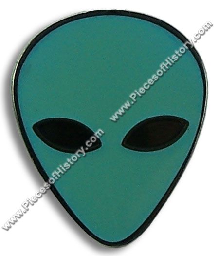 Aliens :: Alien Pin (glow in the dark)